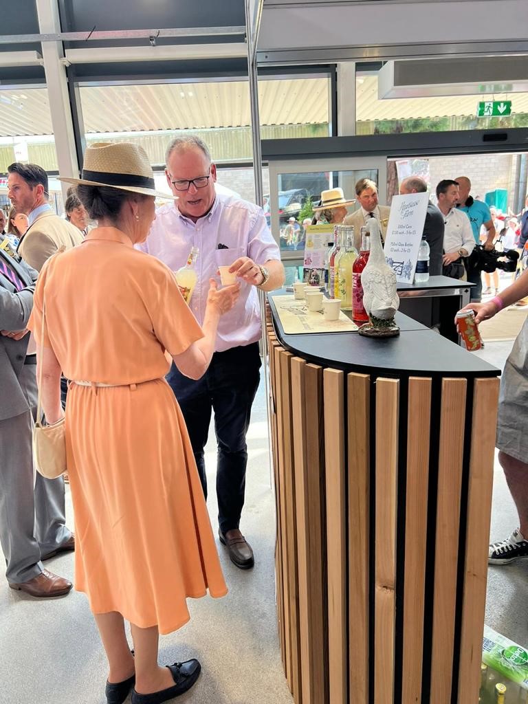 Still, Sparkling & Deliciously Flavoured Drinks - Radnor Hills